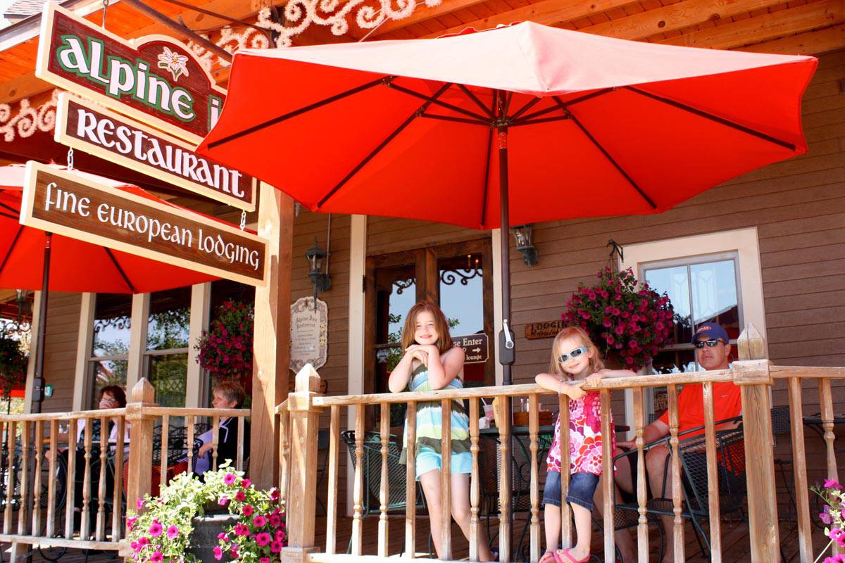 Best German Potato Salad Recipe (EASY! Served Hot.)