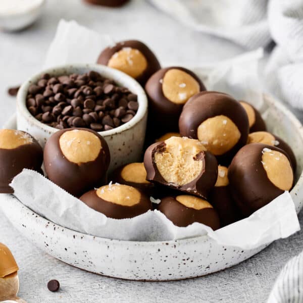 Easy Homemade Buckeyes l A Farmgirl's Dabbles