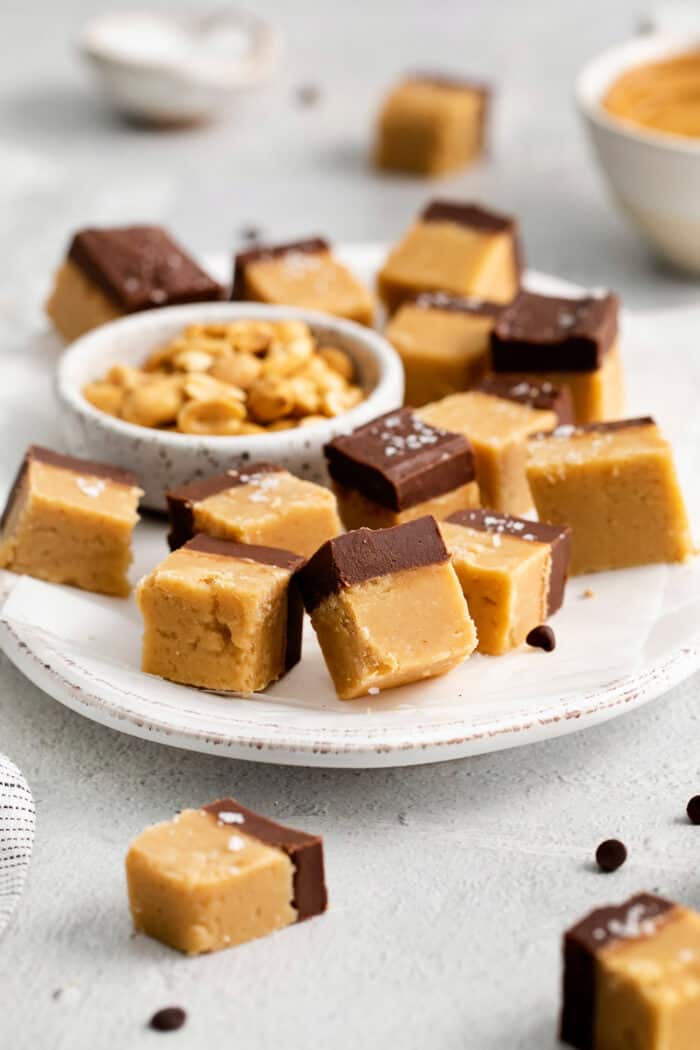 Easy Buckeye Fudge Recipe l A Farmgirl's Dabbles