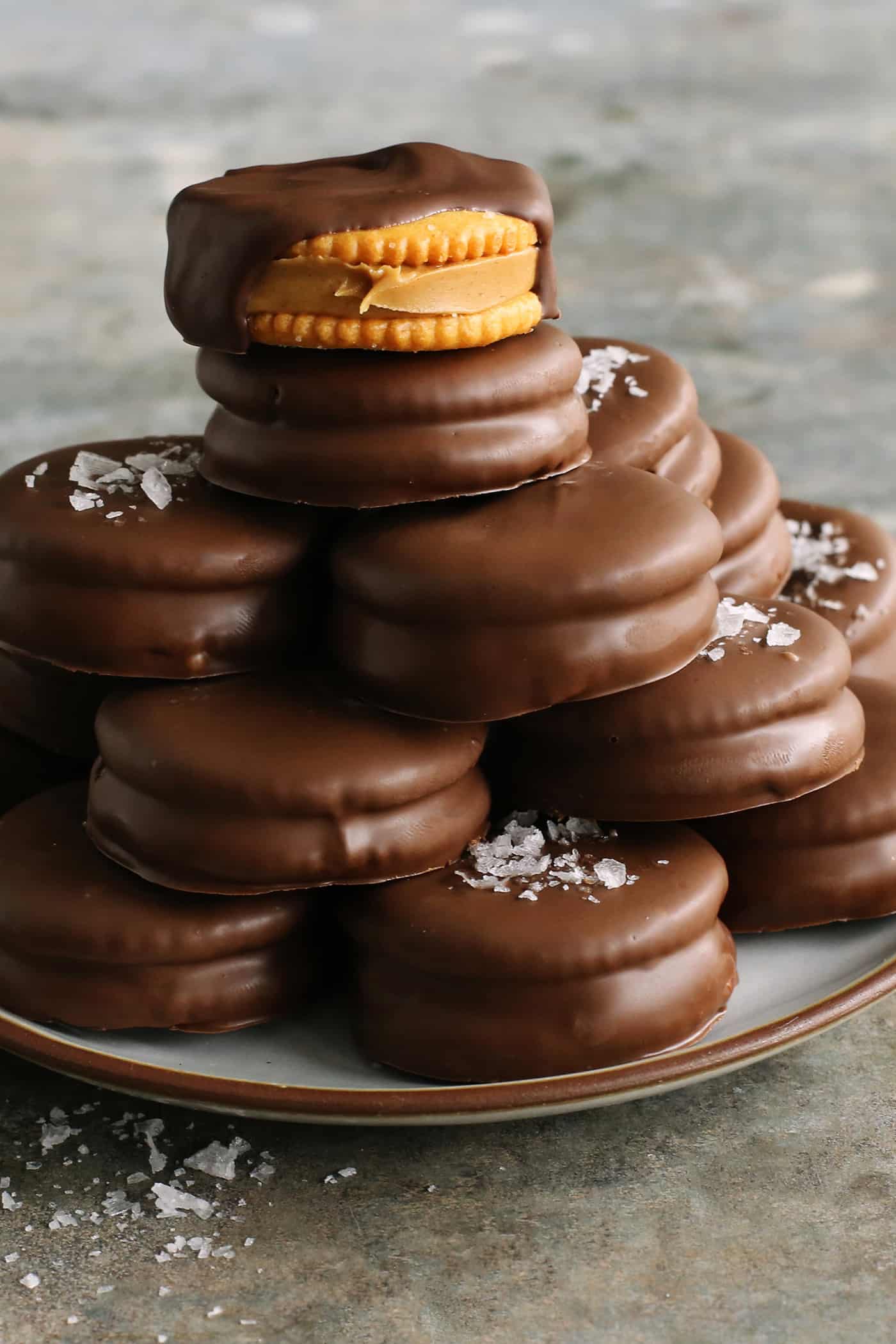 Chocolate Peanut Butter Ritz Cookies - Easy No-Bake Cookies!