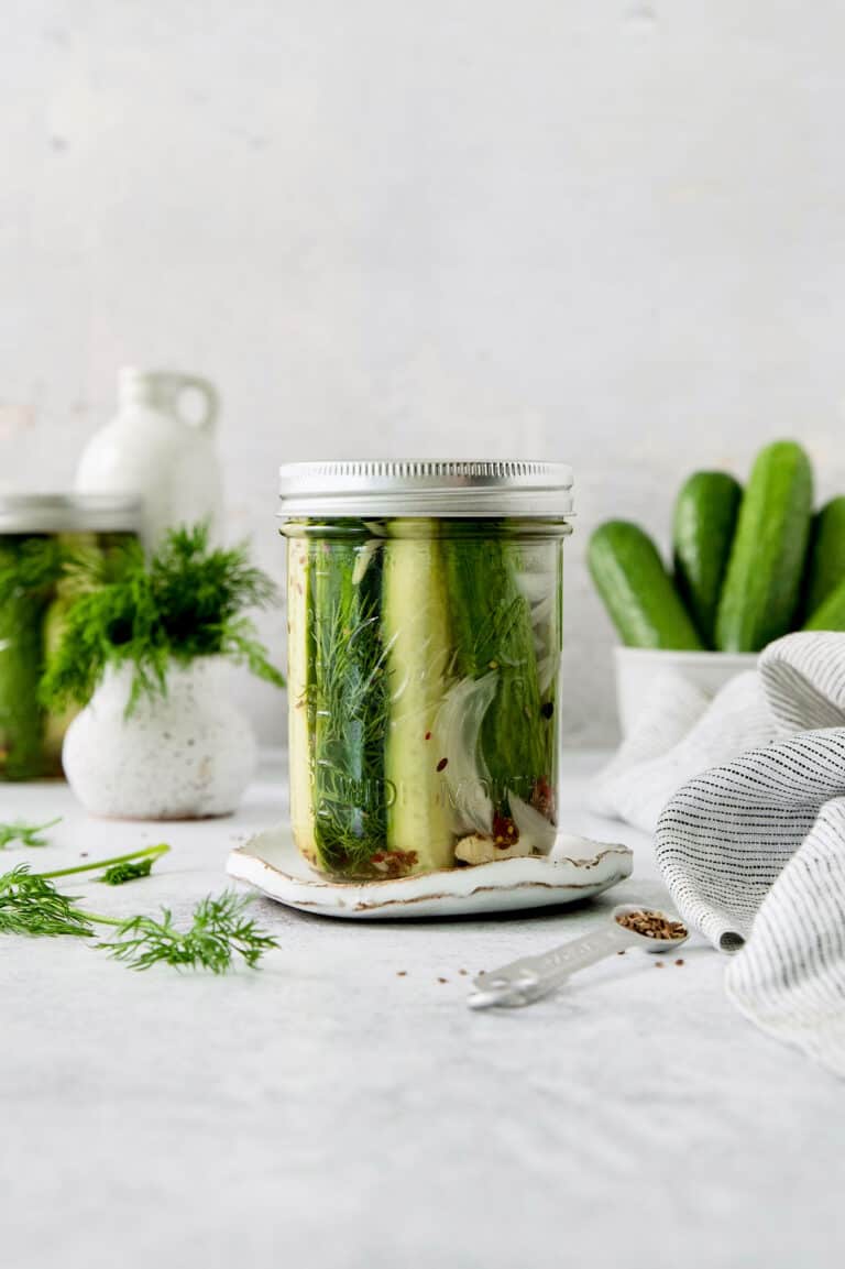 Easy Refrigerator Dill Pickles l A Farmgirl's Dabbles