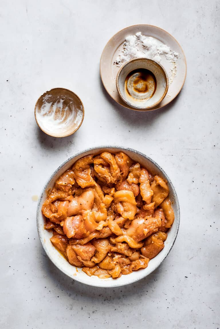 Moo Goo Gai Pan (Easy Chicken & Mushrooms Dish!)