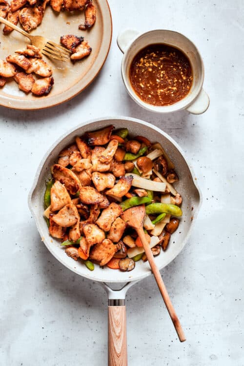 Moo Goo Gai Pan (Easy Chicken & Mushrooms Dish!)