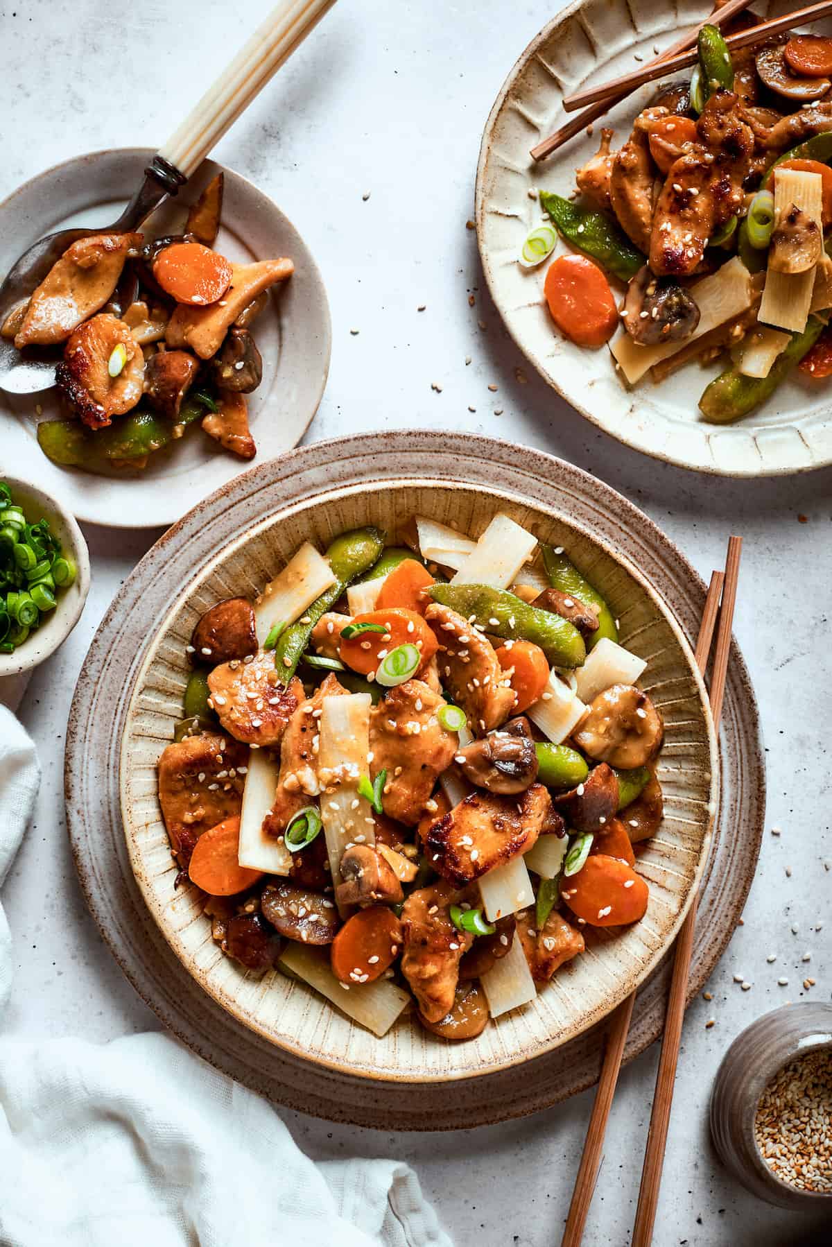 Moo Goo Gai Pan (Easy Chicken & Mushrooms Dish!)