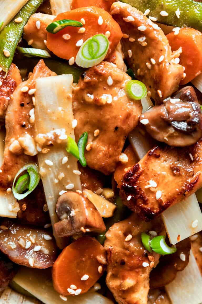 Moo Goo Gai Pan (Easy Chicken & Mushrooms Dish!)