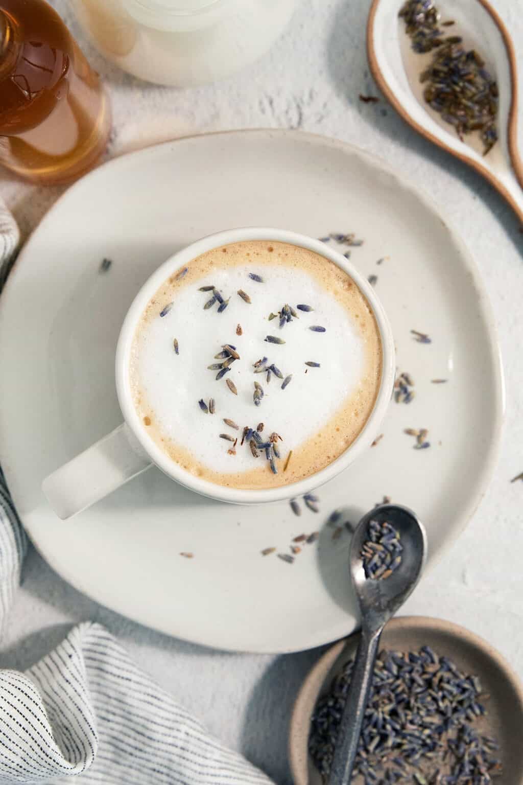 Lavender Latte Recipe (Only 3 ingredients!)