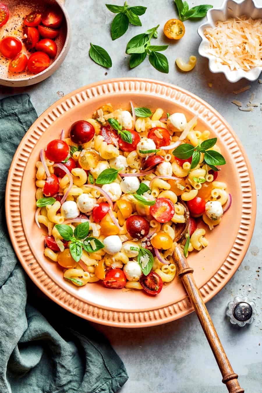 Caprese Pasta Salad | A Farmgirl's Dabbles